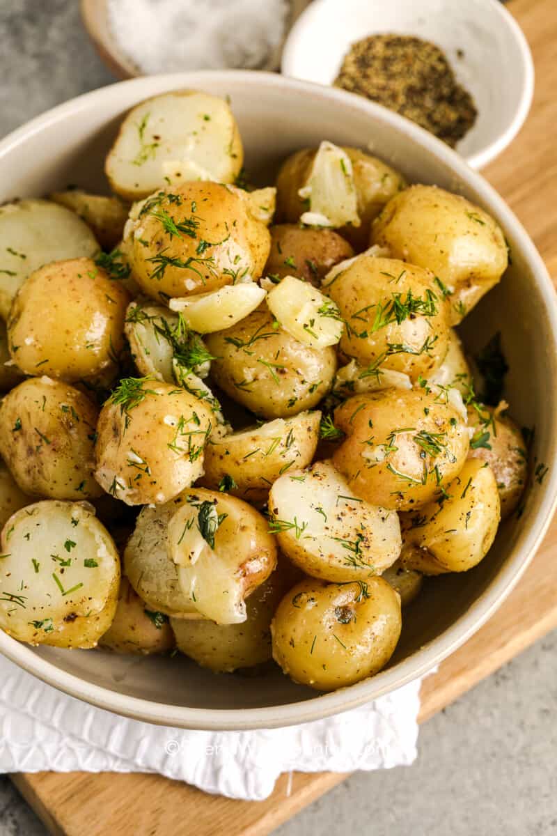 Boiled New Potatoes with Garlic (Only 4 Ingredients!) – Cartizzle