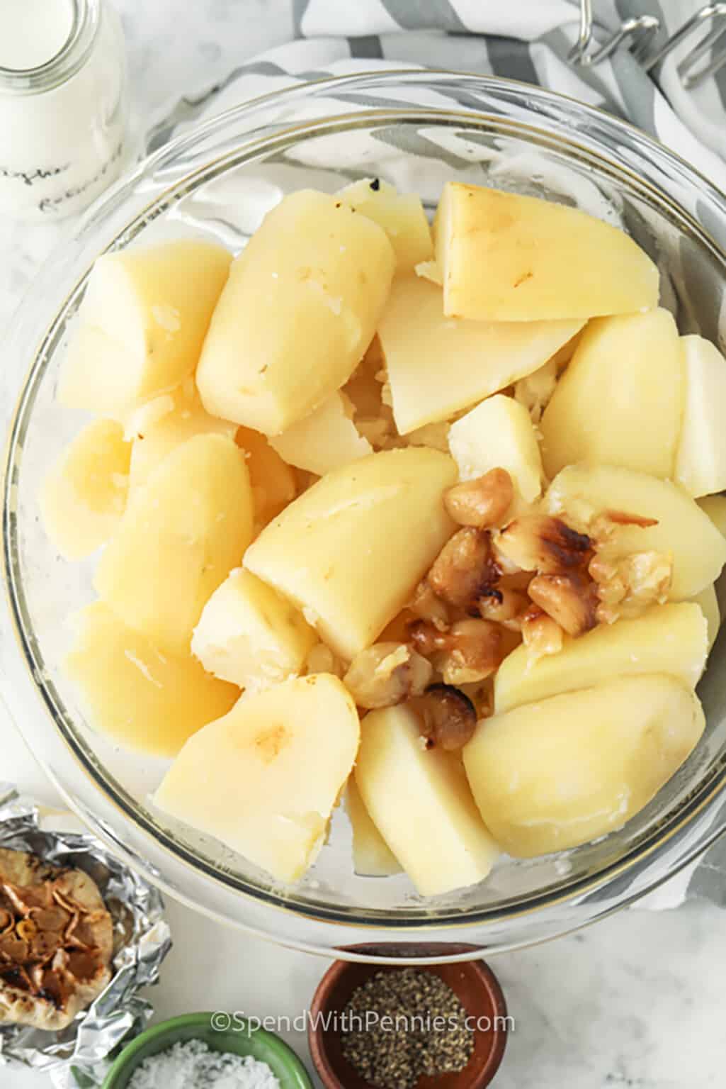 Creamy Roasted Garlic Mashed Potatoes